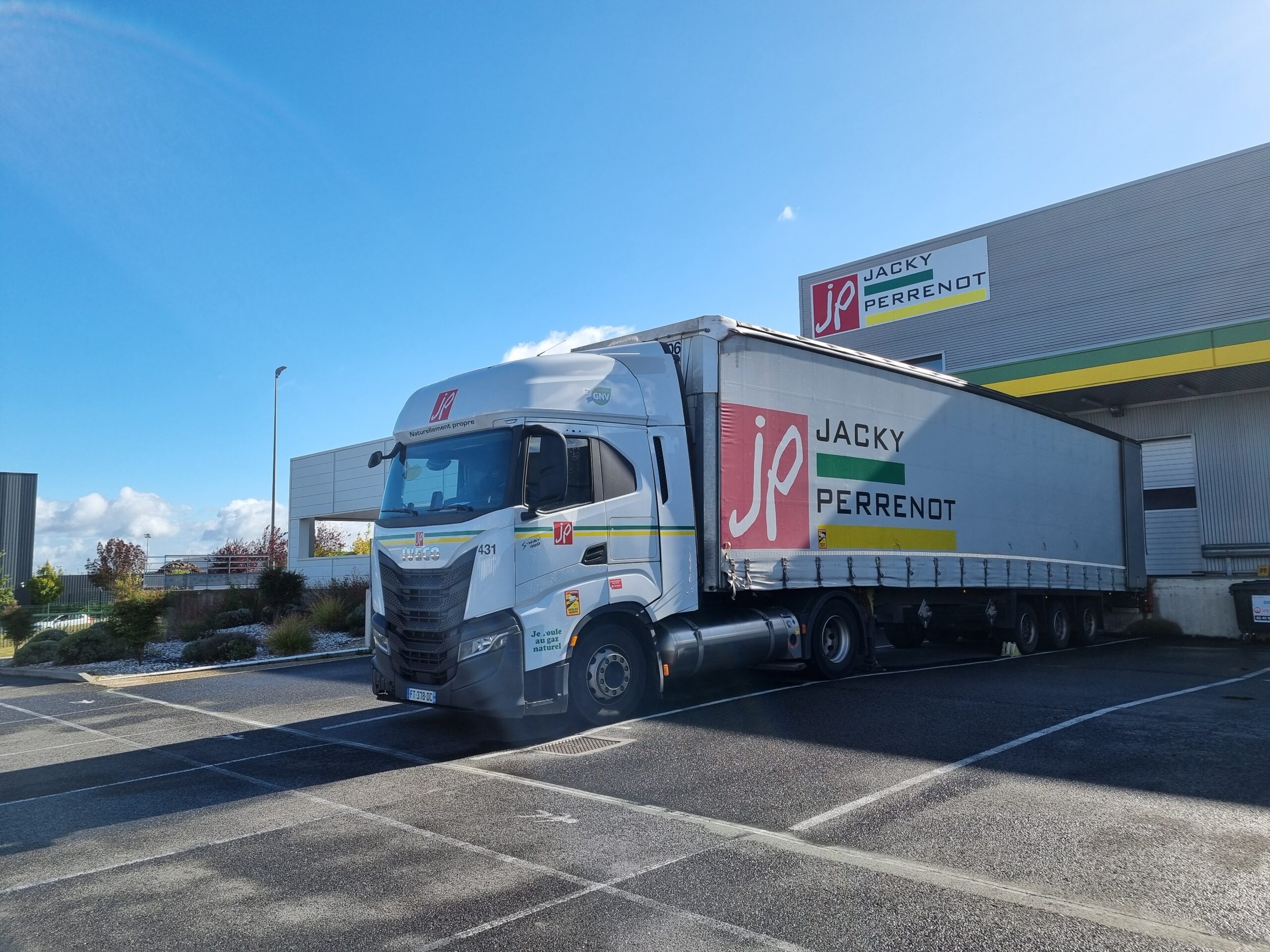 Jacky Perrenot poursuit sa stratégie de consolidation du secteur du transport routier de ...